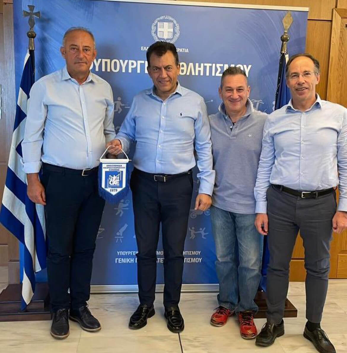 Το προεδρείο της ΟΧΕ στον νέο Υφυπουργό Αθλητισμου - e-HandBall.gr